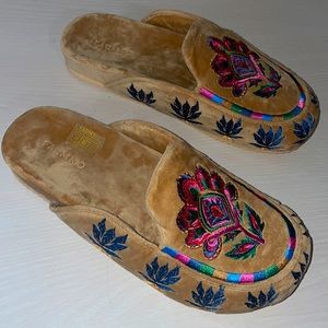 FARM Rio | Shoes | Farm Rio Sand Island Velvet Tapestry Clog Mule Slide ...